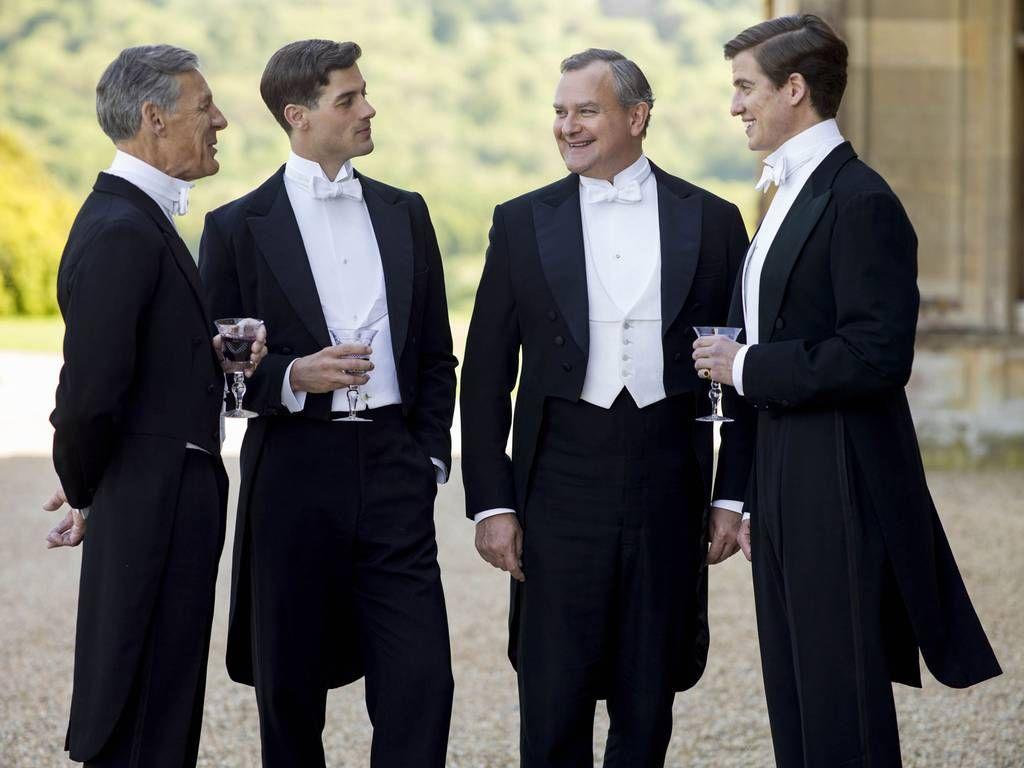 Почему сзади фрака свисают длинные фалды и зачем они нужны | Sauap.org